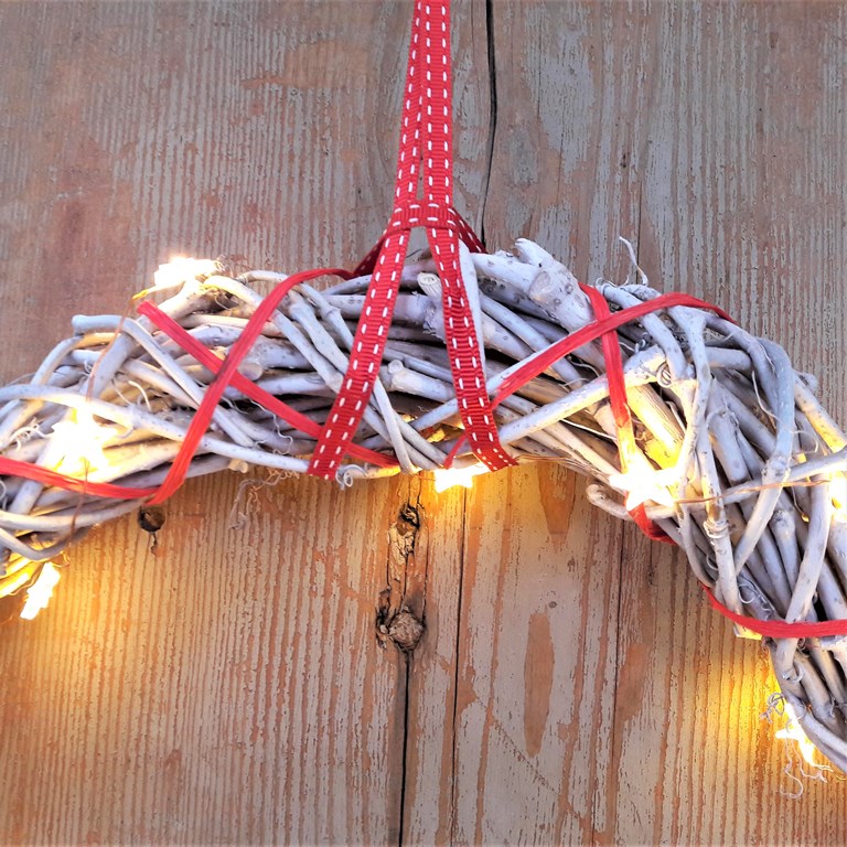 Proiect DIY de iarna: coronita din liane de iedera | Gabi Ralea | DIY ...