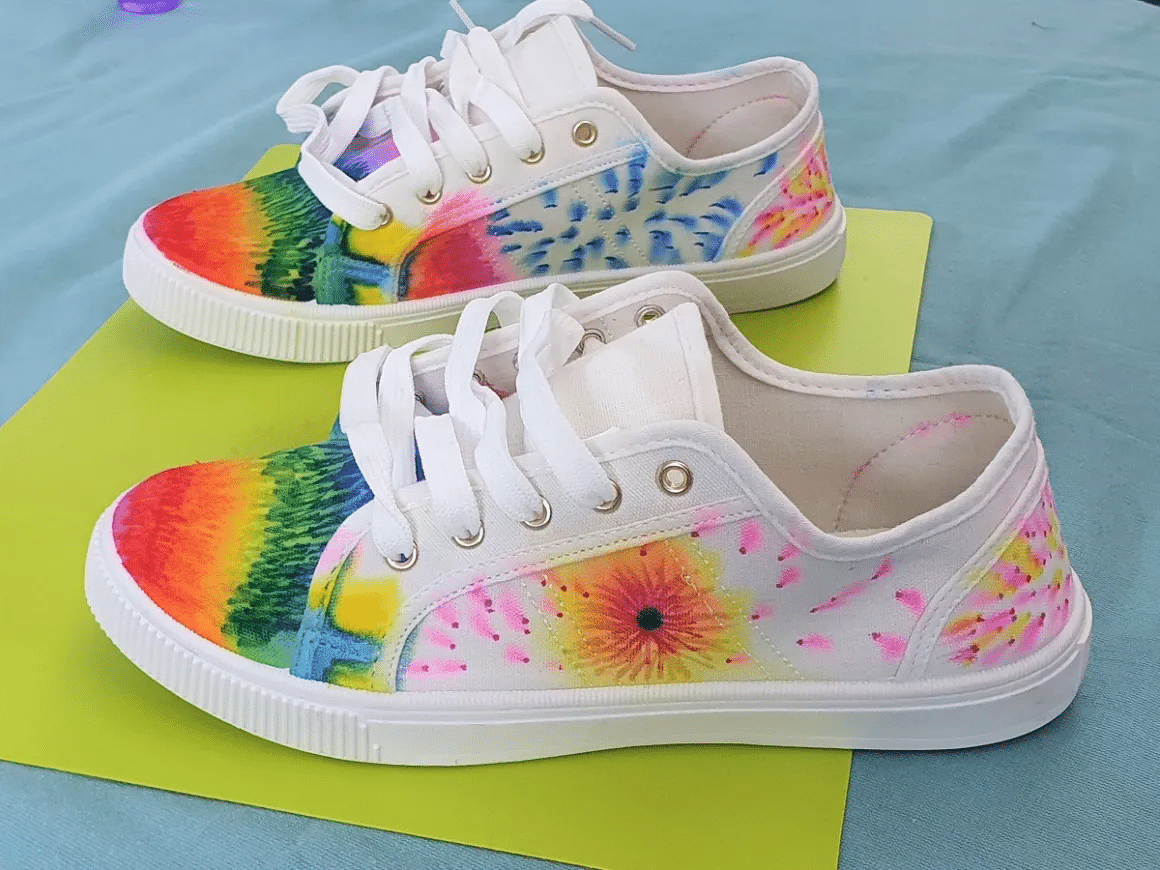 DIY Tutorial on How to Dye Textile Shoes ️ | GabiRalea.ro | DIY & Living